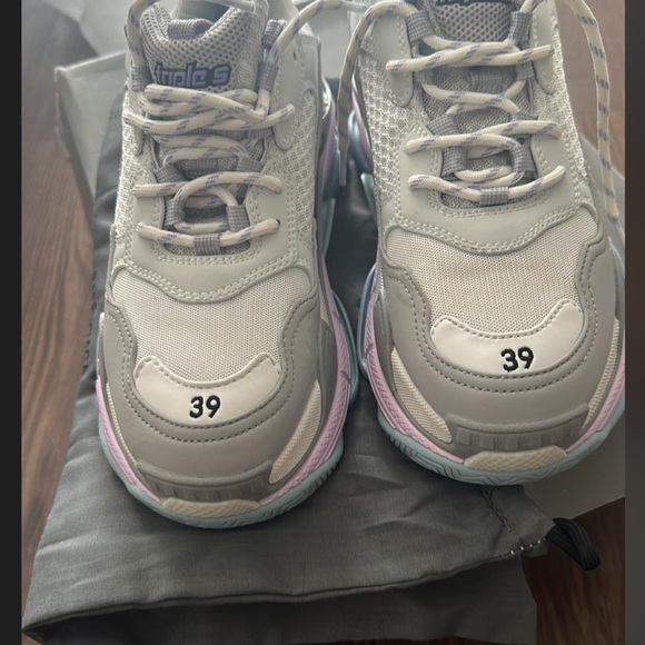 Balenciaga | Shoes | Balenciaga Triple S Tennis Shoes Only Worn Twice ...